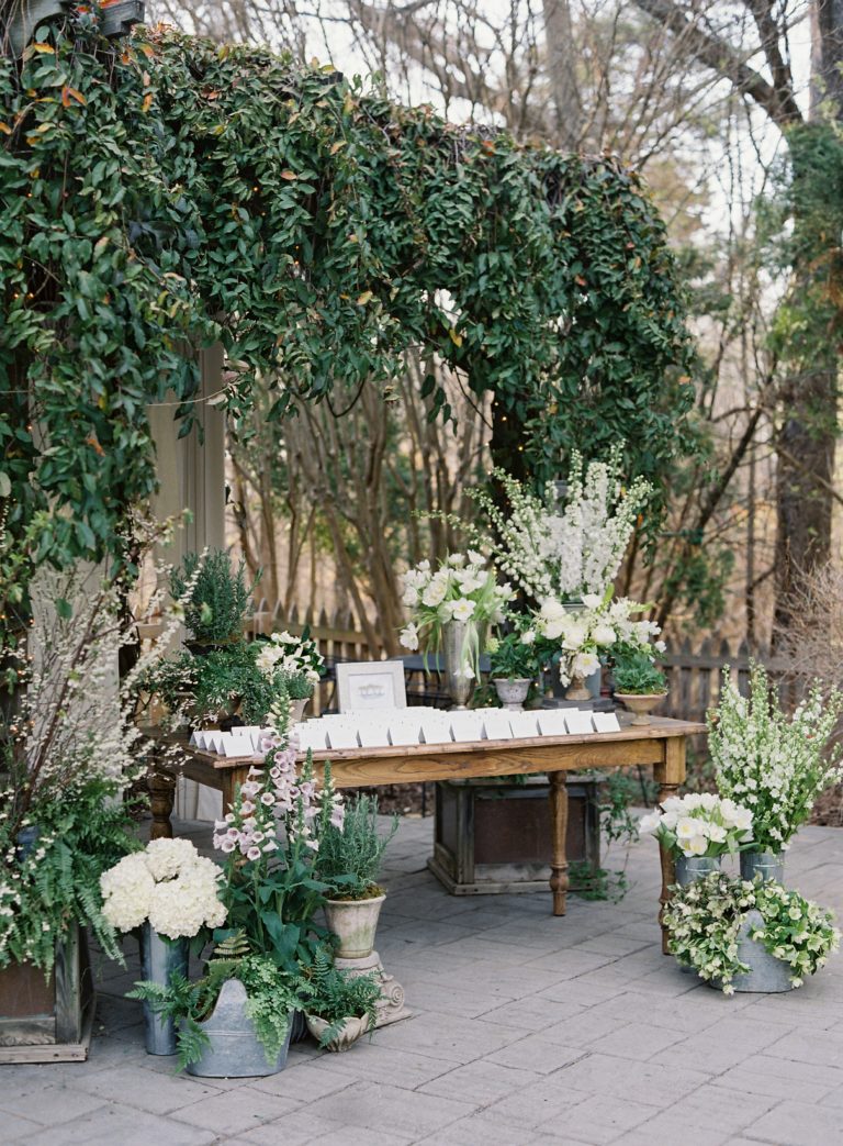 21 lush wedding florals | Laura Gordon Fine Art Wedding Photographer